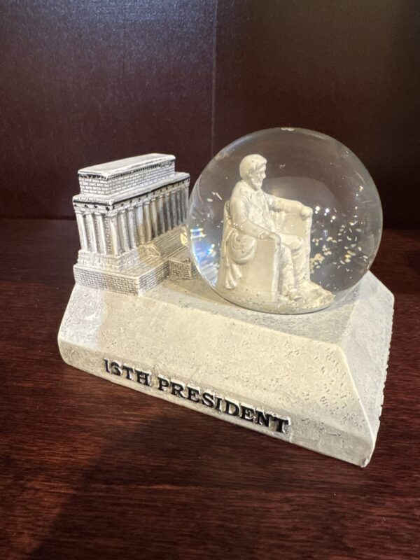 Lincoln Memorial water ball (Resin) – Heartfelt History™